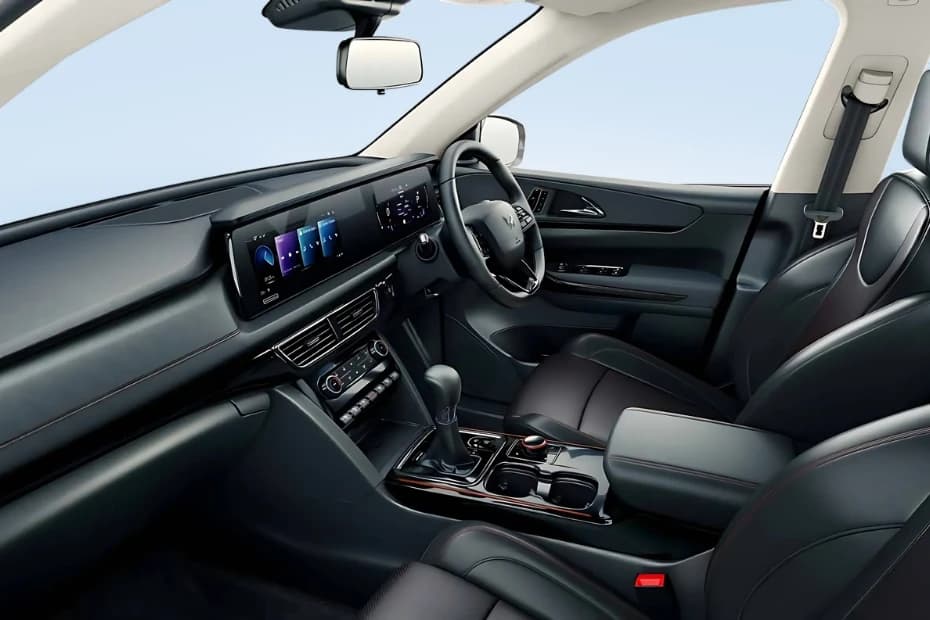 Mahindra Xuv 700 Mx e 7 seater Price, Specification and Features