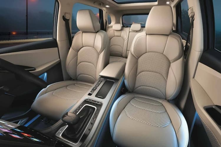 MG Hector Price, Variants, Images, Mileage and Reviews.